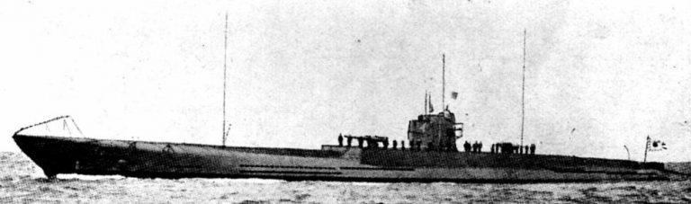 Diving at the WW2 Japanese submarine I-1 wreck in Guadalcanal ...