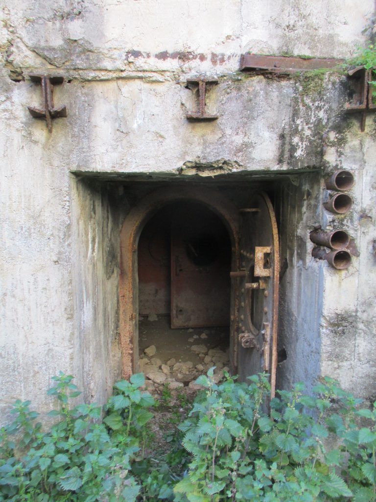Bunker Archaeology: The 305 mm naval guns WW2 emplacements, by ...