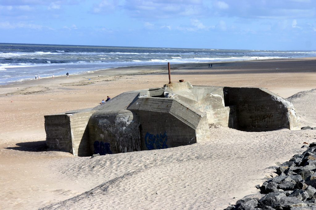 Bunker Archaeology: Inside the WW2 German “Atlantikwall” fortifications ...