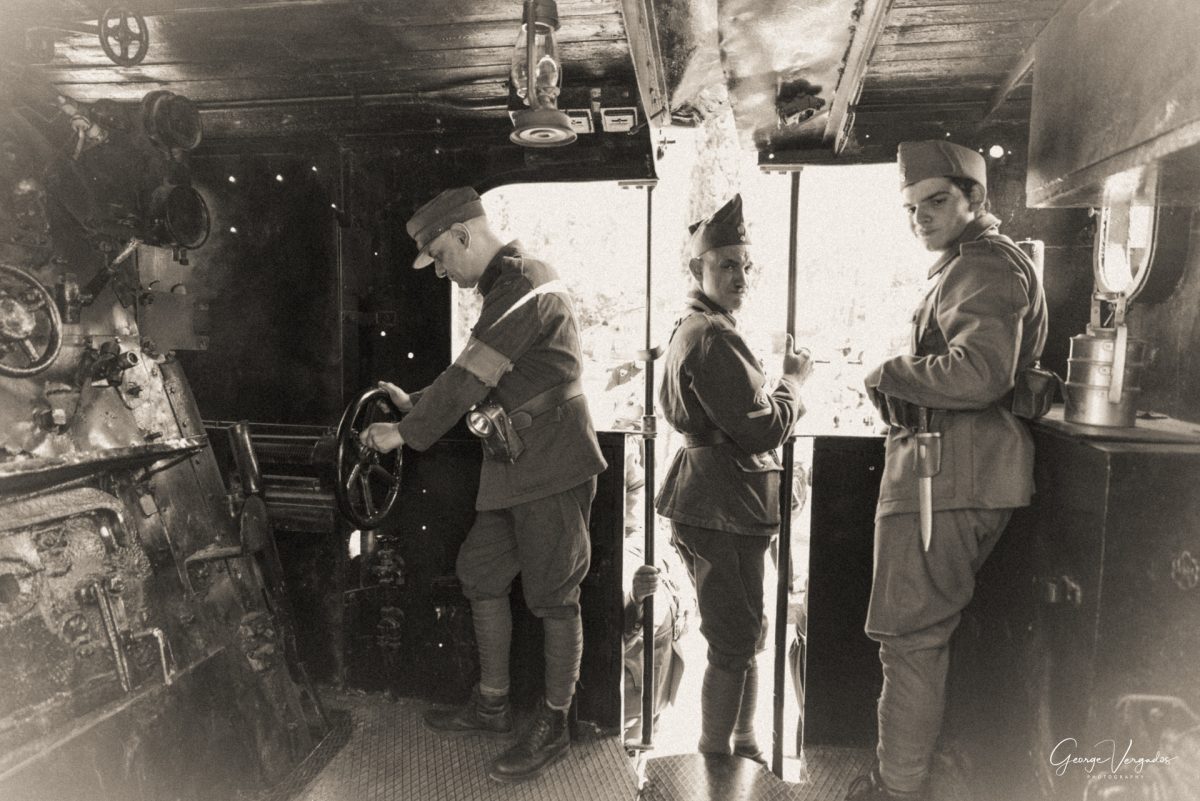Stepping back in time: Greek Army soldiers on the train to the front ...