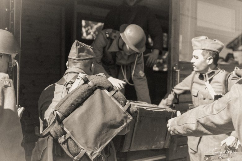 Stepping back in time: Greek Army soldiers on the train to the front ...